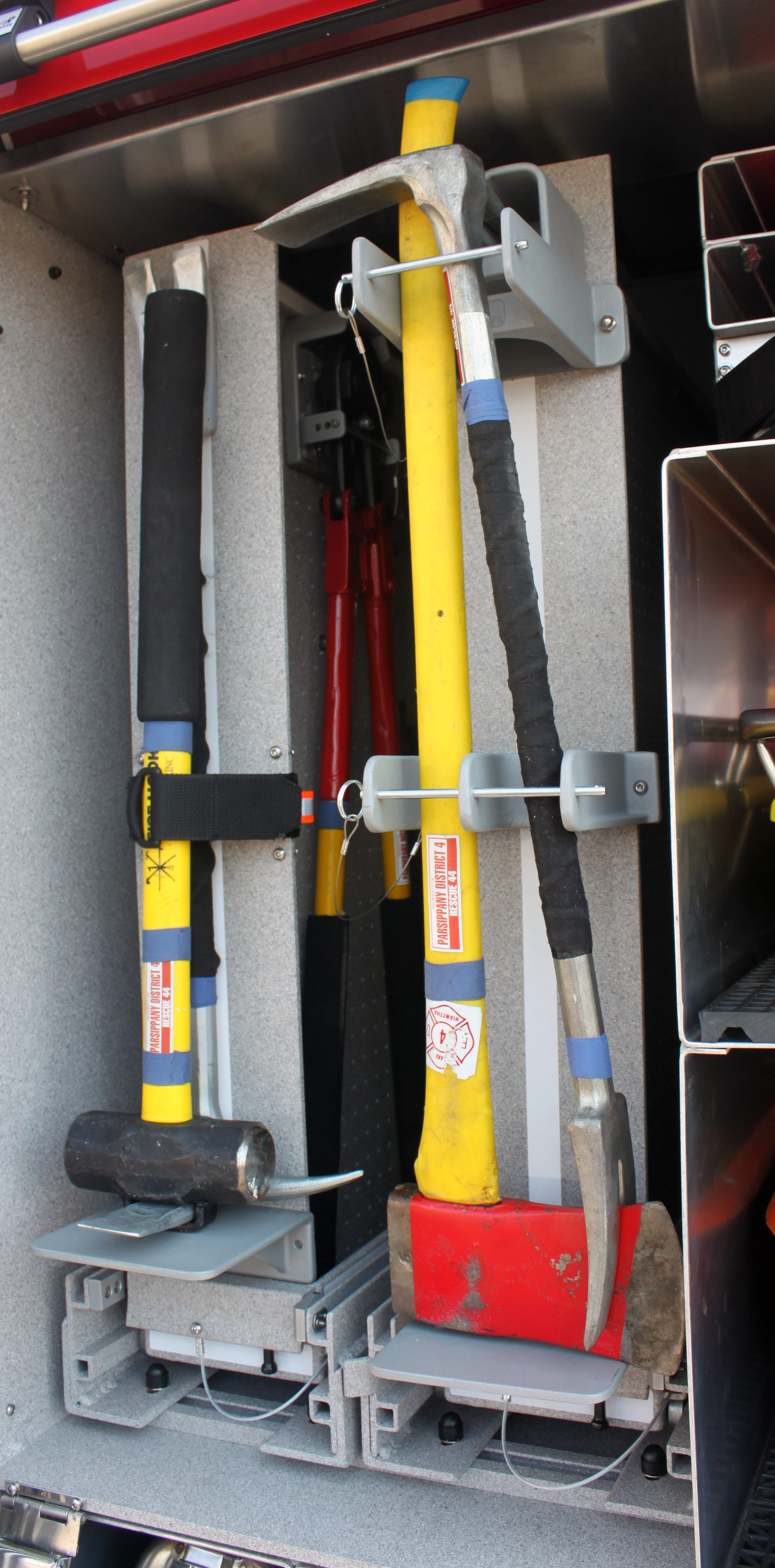 Ziamatic Corporation » QUIC-BAR/Axe Mounting Bracket with Stop